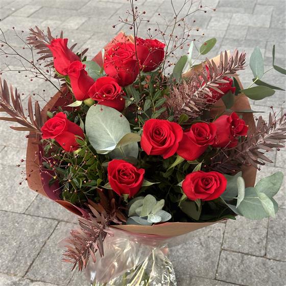 Valentines 12 Red Roses